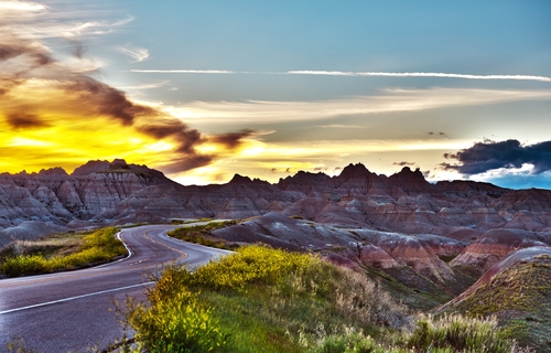 A Road Trip Guide to 3 of America’s Most Beautiful National ParksA Road ...
