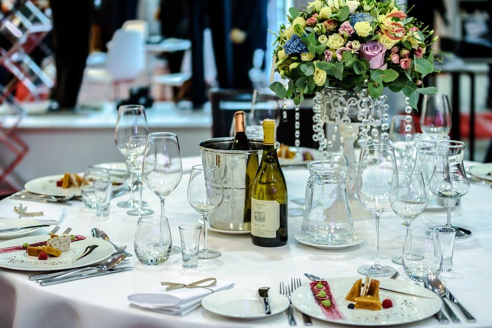 Top 4 Tips for Successfully Planning a Corporate Event - LivingBetter50